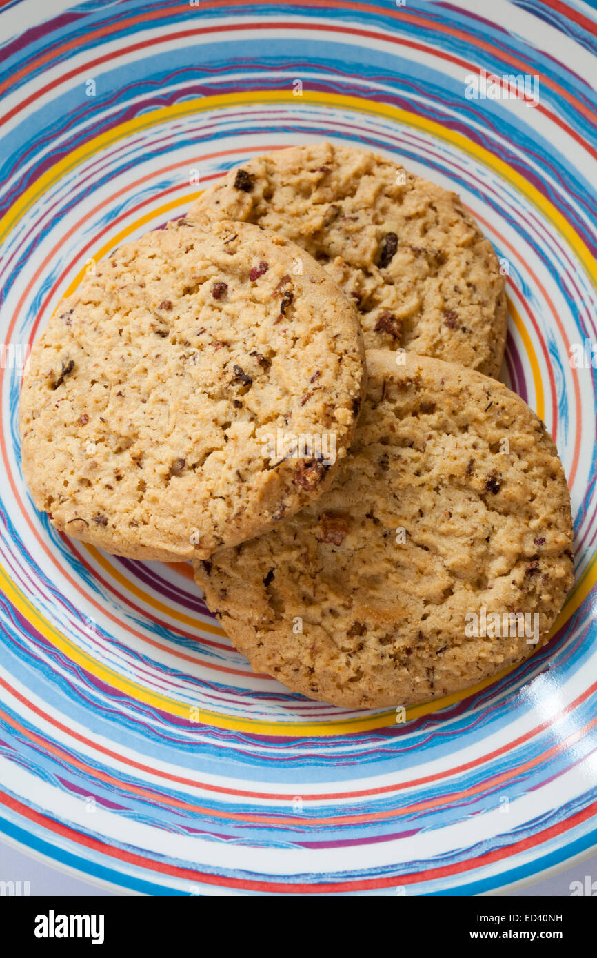 Marks & Spencer Great British Summer Strawberry & Rhubarb cookies ...