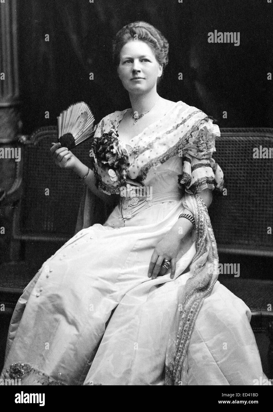 Dress bustle Black and White Stock Photos & Images - Alamy