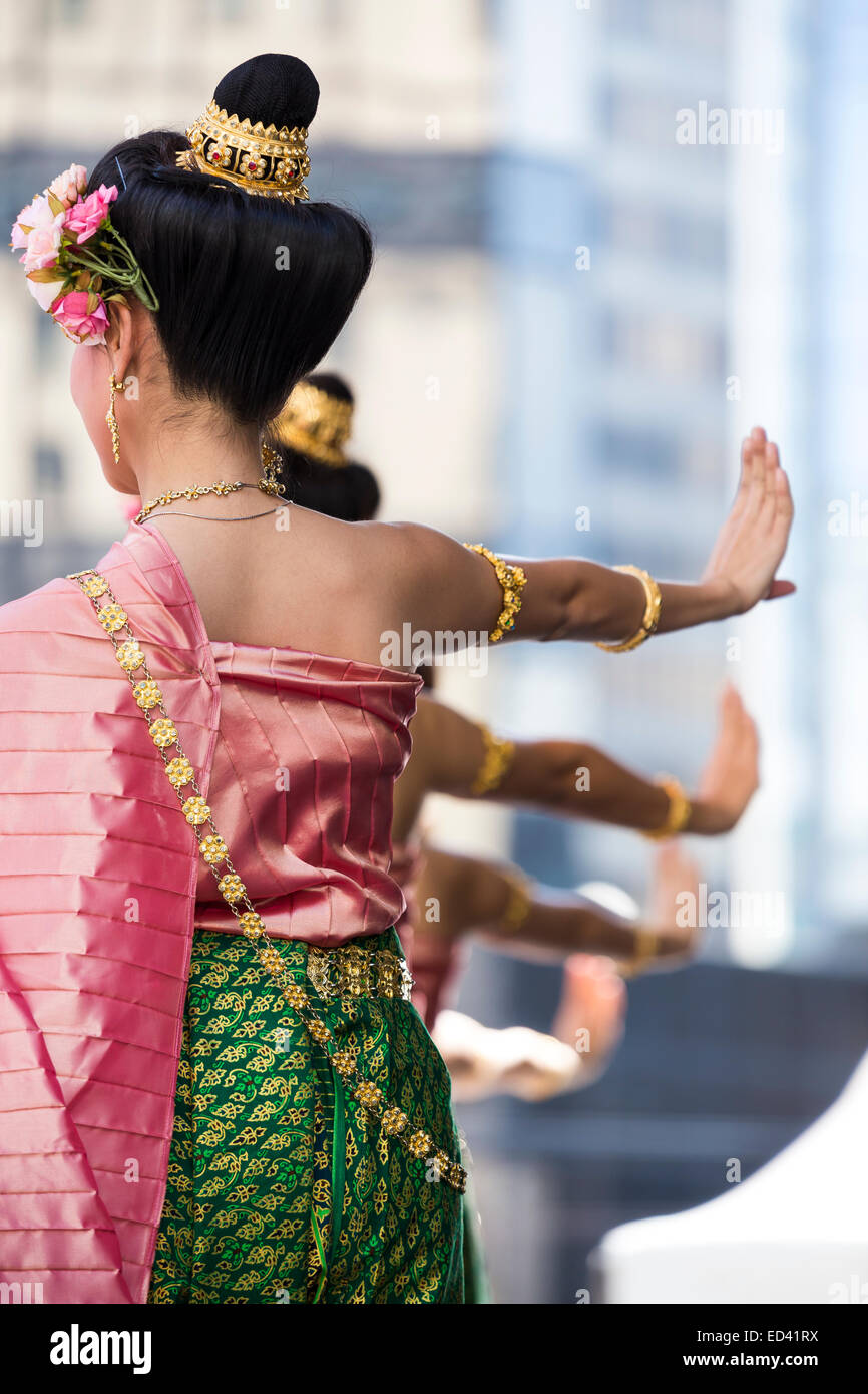 Traditional dance costume hi-res stock photography and images - Alamy