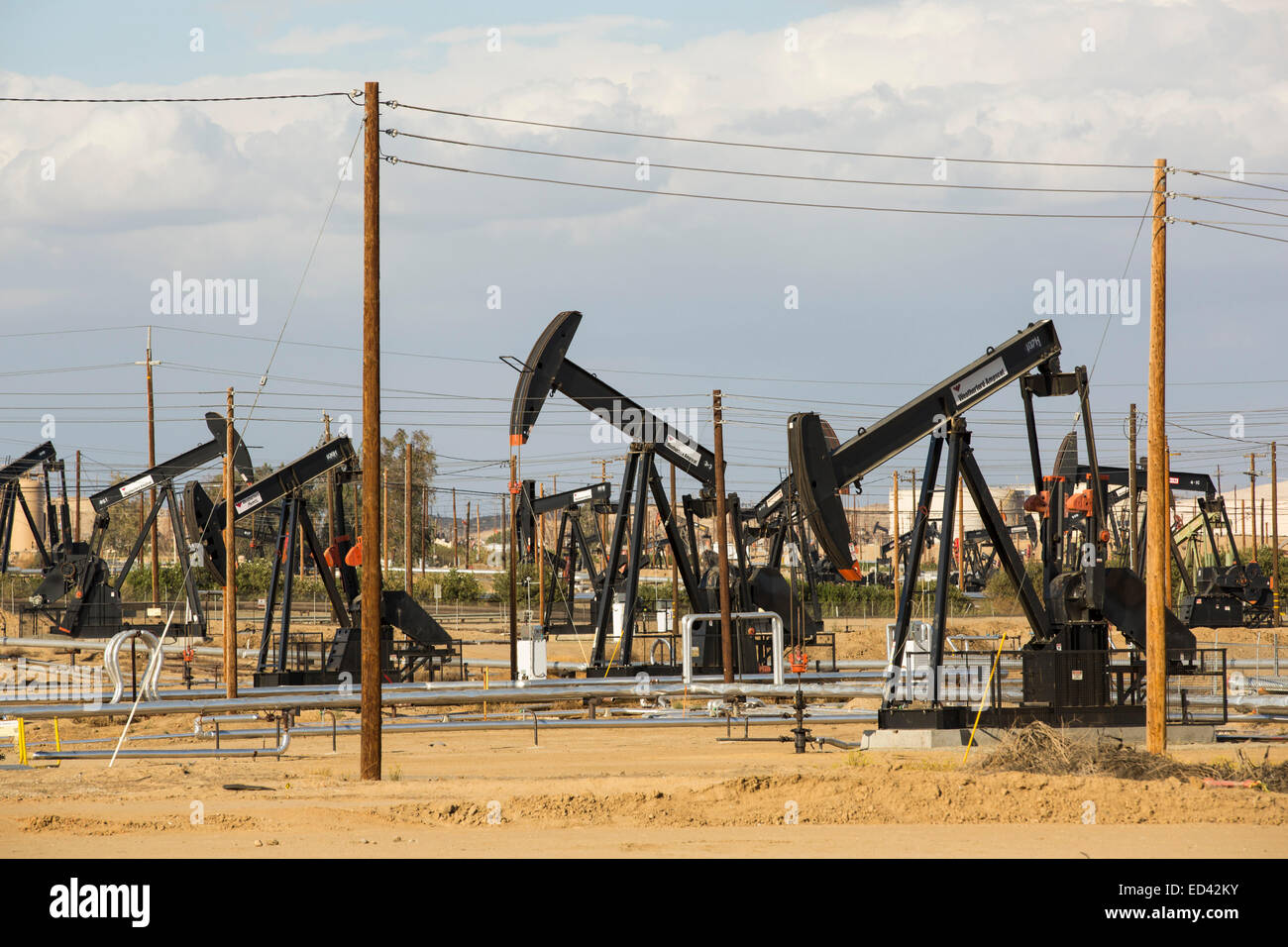 Oil fields usa hi-res stock photography and images - Alamy