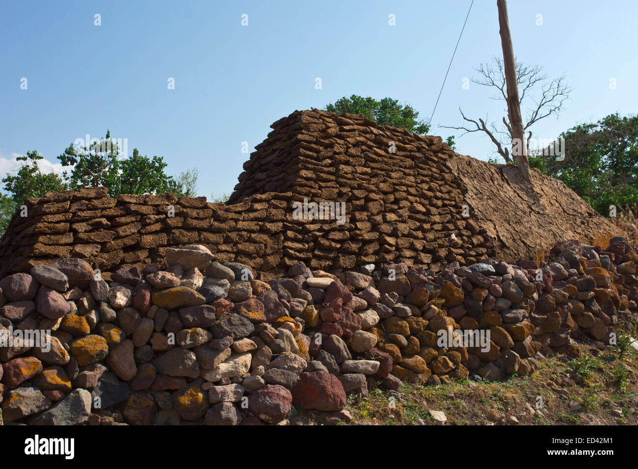 Dung pile hi-res stock photography and images - Alamy
