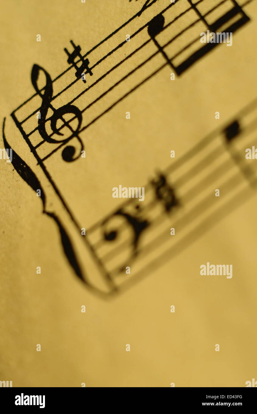 Classic piano hi-res stock photography and images - Alamy