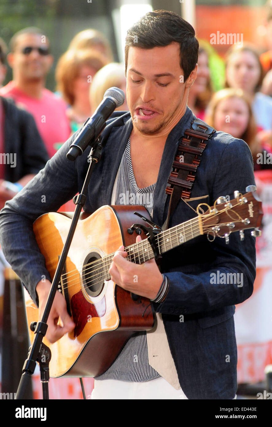 Alex and Sierra perform live on the Today Show Featuring: Alex Kinsey ...