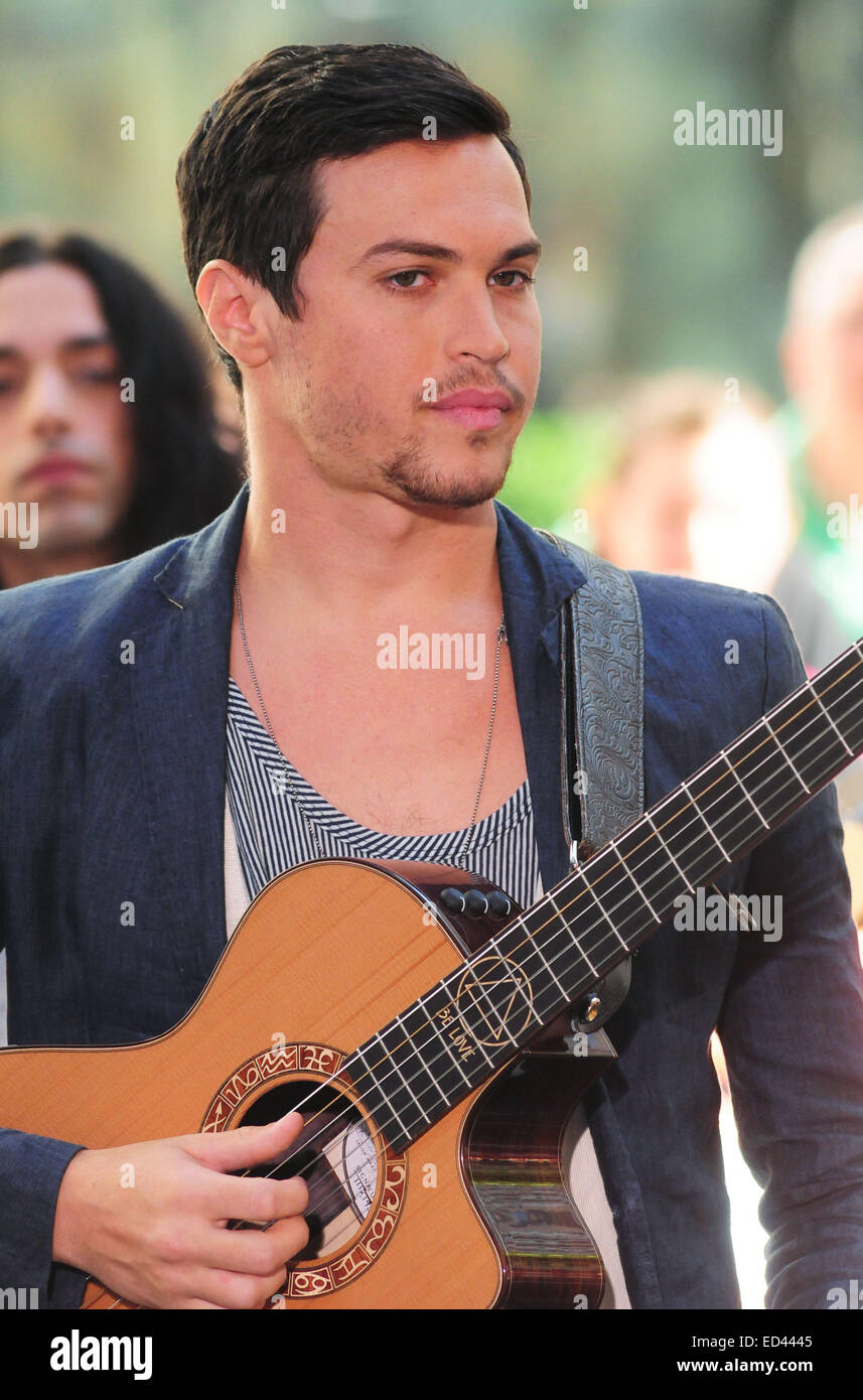 Alex and Sierra perform live on the Today Show Featuring: Alex Kinsey ...