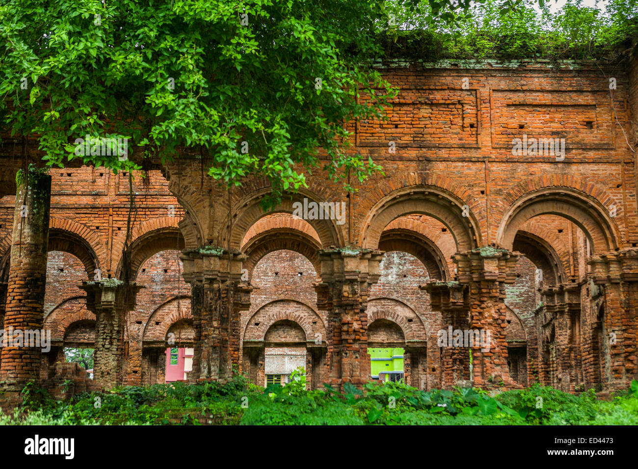 Ruins of Tamluk Rajbari in West Bengal, India Stock Photo - Alamy