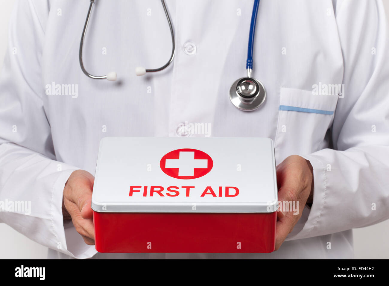 Hands kit first aid hi-res stock photography and images - Alamy
