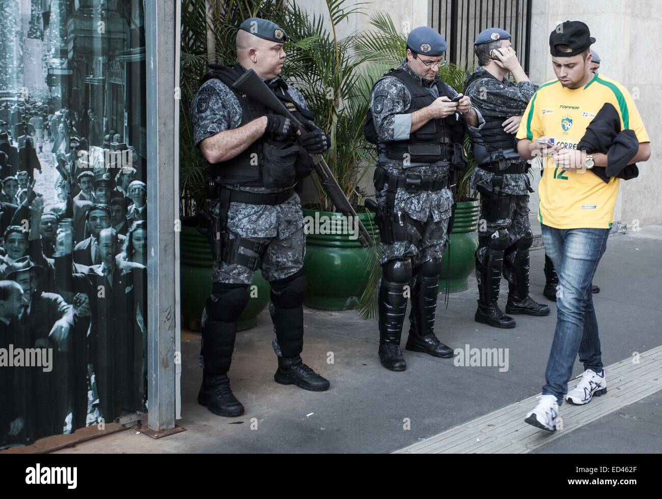 Armed riot police patrol streets hi-res stock photography and images ...