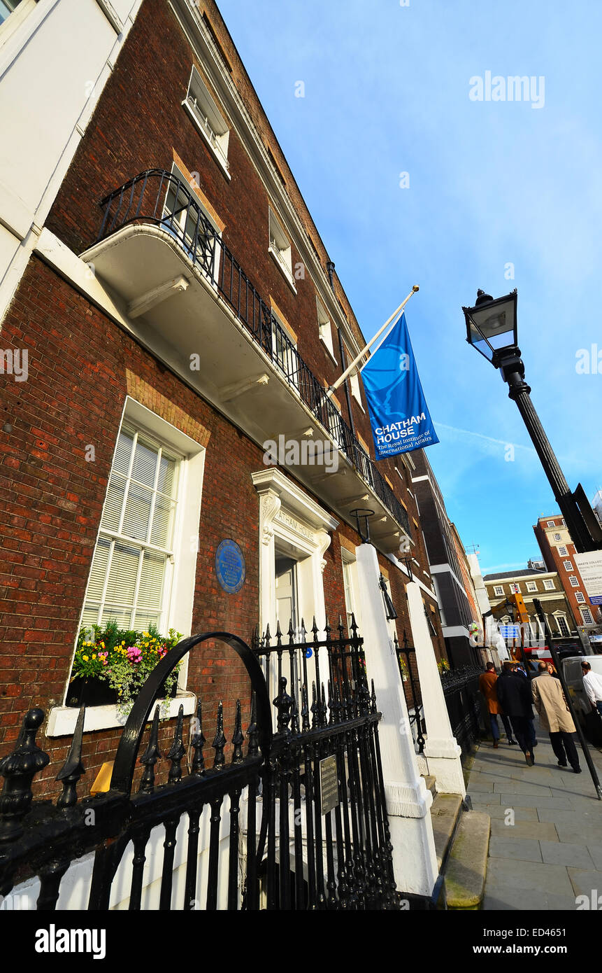 exterior of Chatham House, The Royal Institute of International Affairs ...