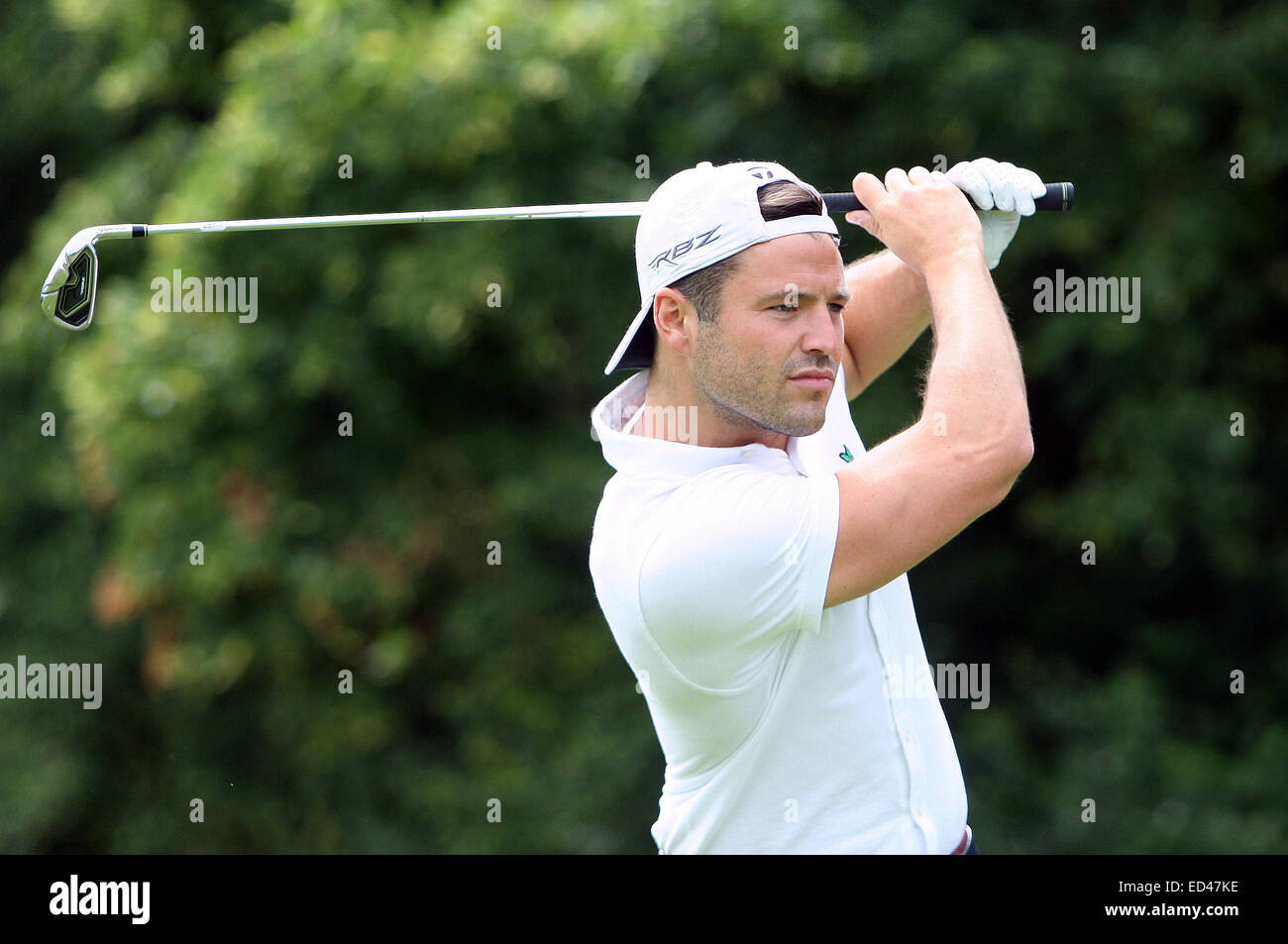 Ex-The Only Way Is Essex star, Mark Wright, playing golf with his dad ...