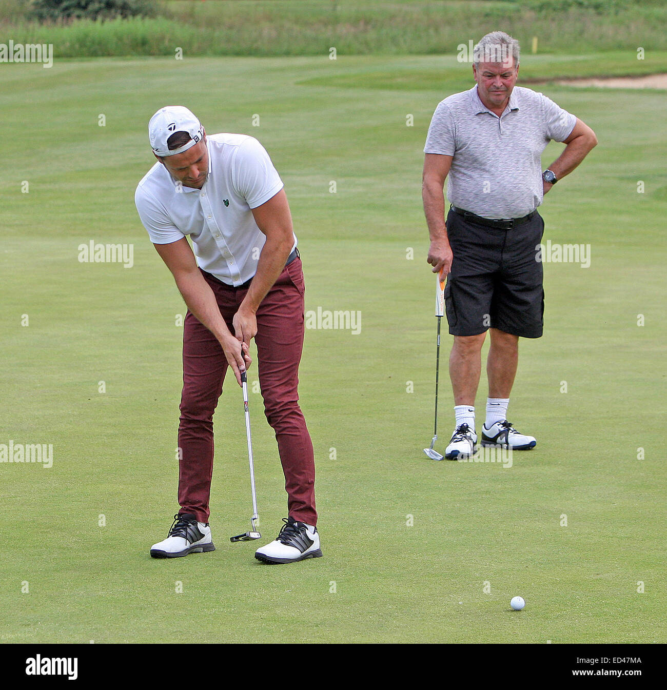 Ex-The Only Way Is Essex star, Mark Wright, playing golf with his dad ...