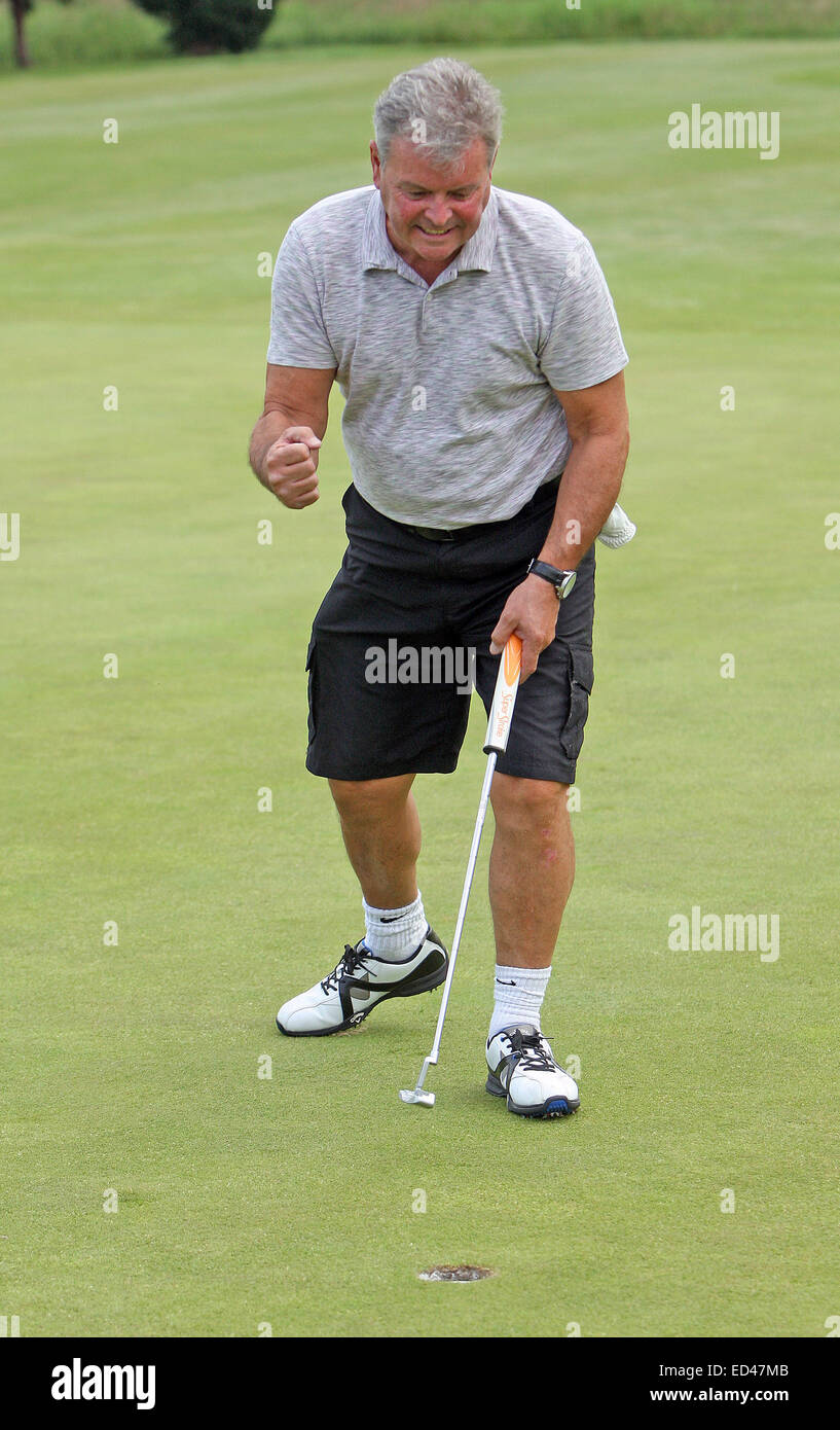 Ex-The Only Way Is Essex star, Mark Wright, playing golf with his dad ...