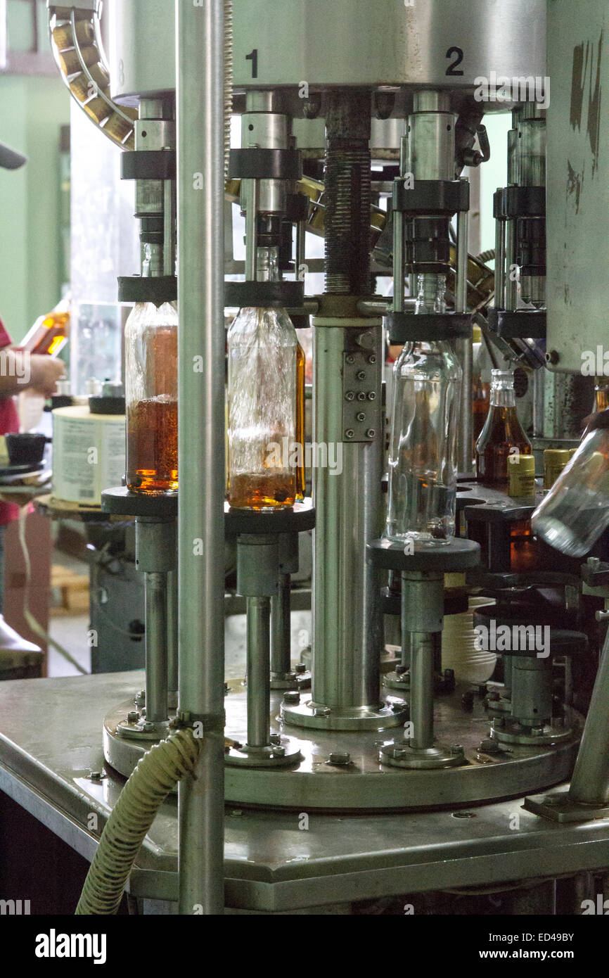 Whisky bottling plant hi-res stock photography and images - Alamy
