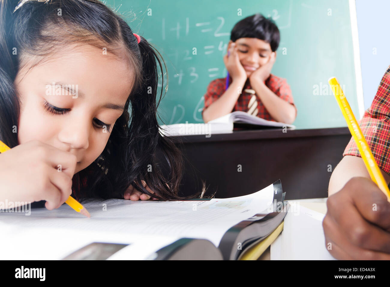 indian children schooll studens Study Stock Photo - Alamy