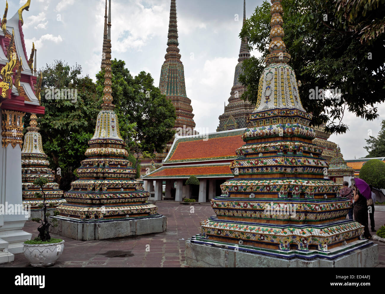 TH00207-00...THAILAND - Stupas decorated with tiles and glazed ...