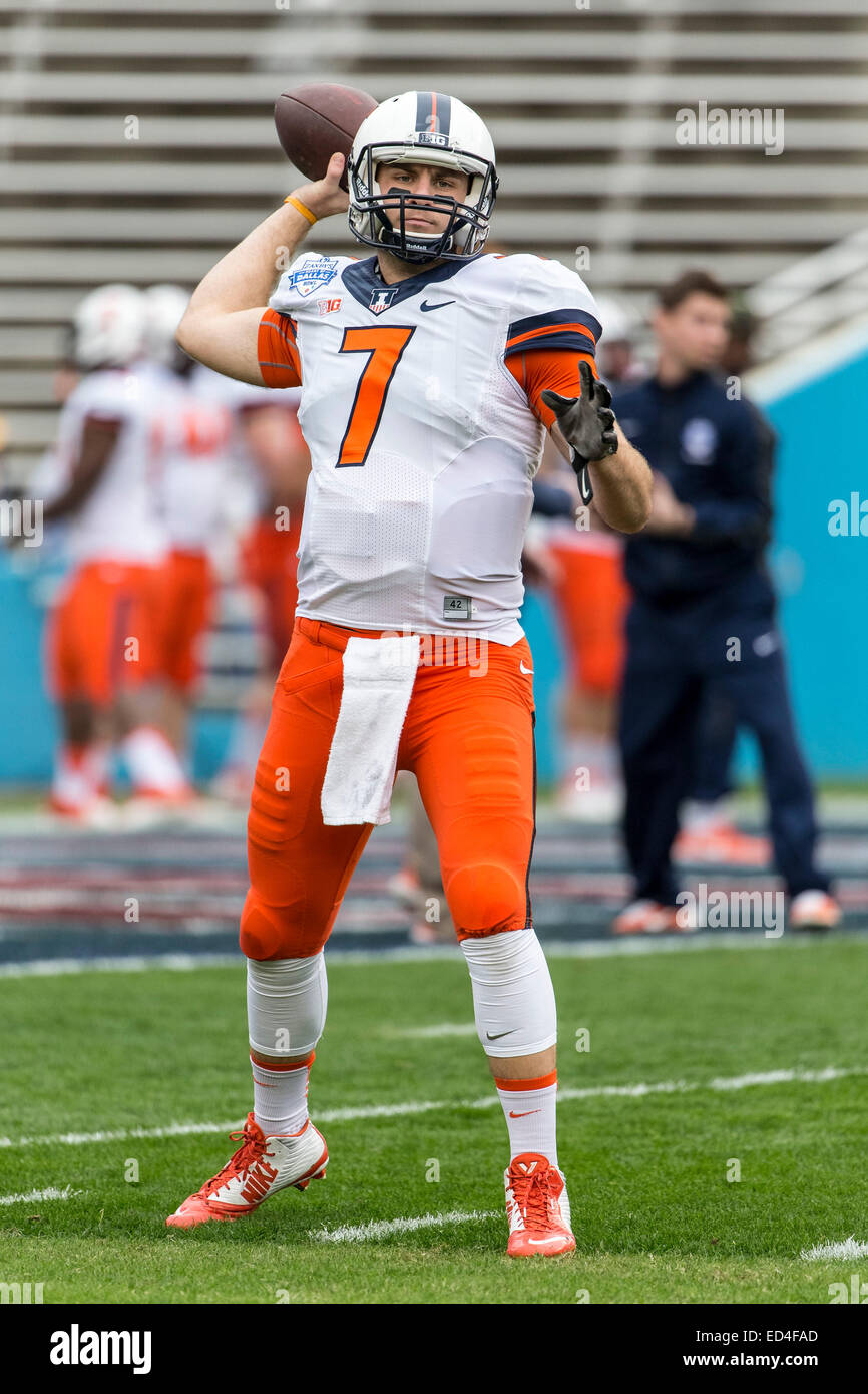 Illinois fighting illini quarterback chayce crouch 7 hi-res stock ...