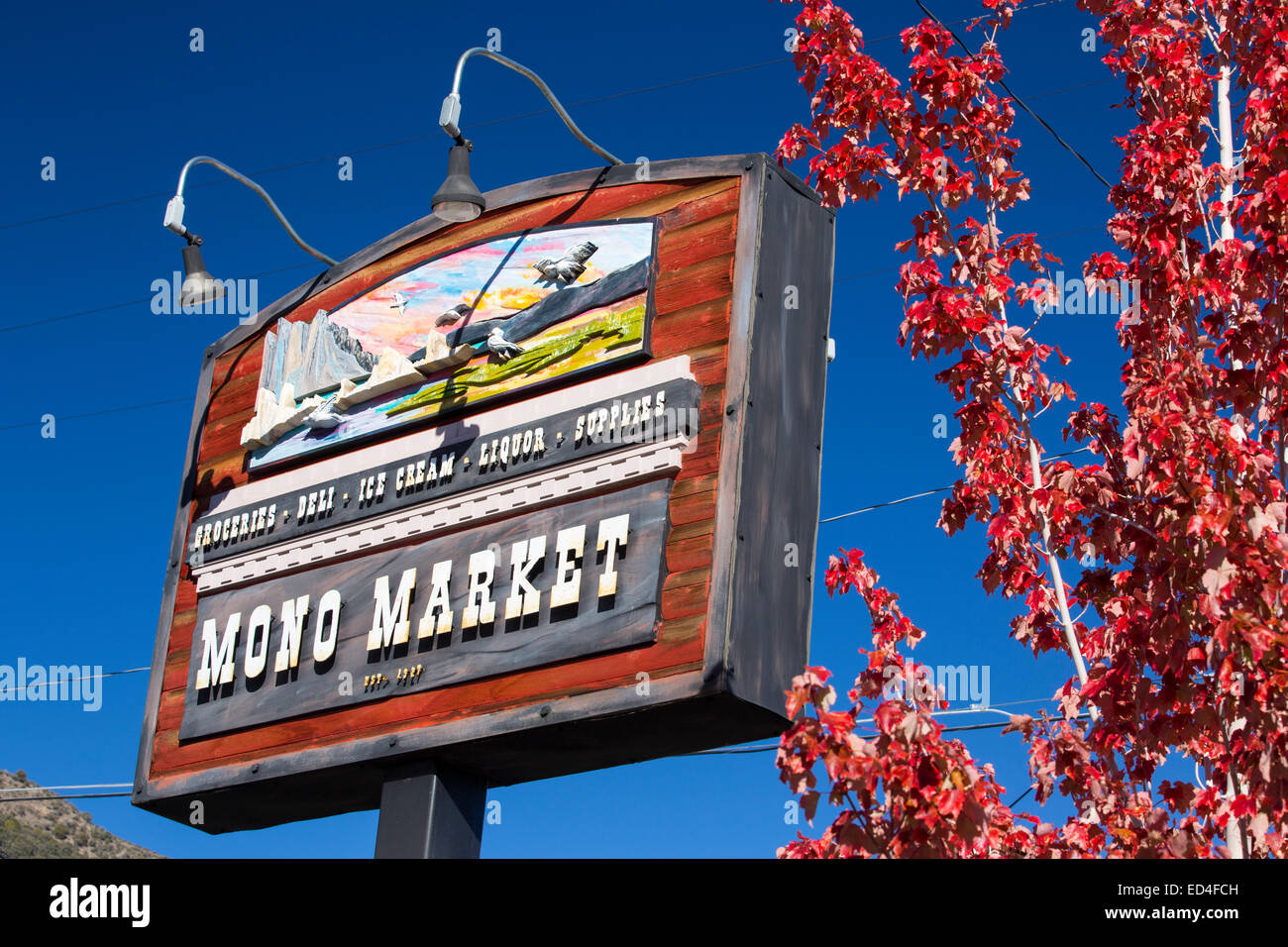 Lee vining sign hi-res stock photography and images - Alamy