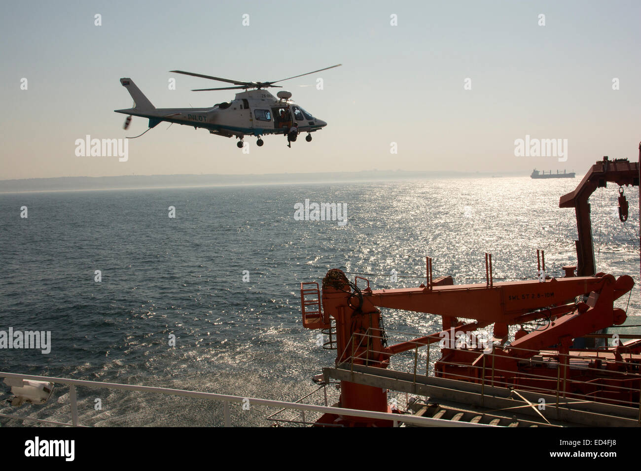 Reaching port durban pilot ropes hi-res stock photography and images ...