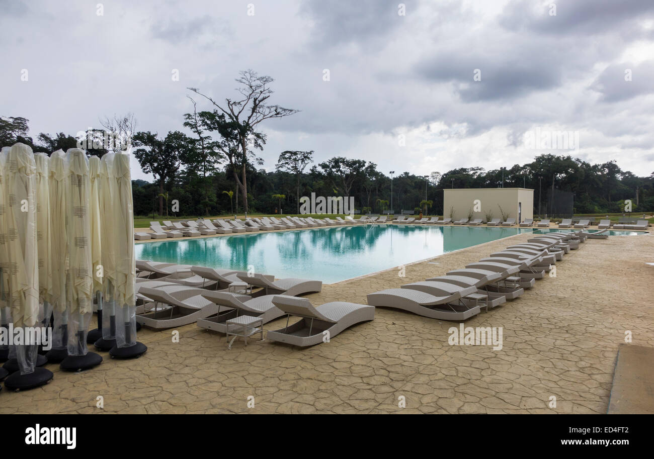 Equatorial guinea swimming hi-res stock photography and images - Alamy