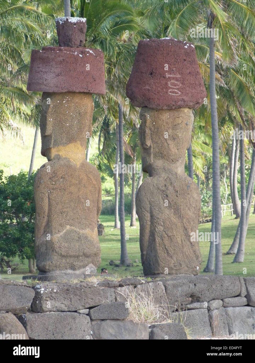 The mysterious stone Moai figures of Ahu Ature, Anakena Beach, Rapa Nui ...