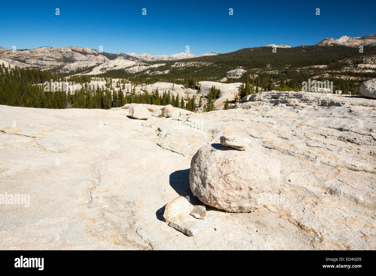 A granite dome in Yosemite National Park, California, USA Stock Photo ...