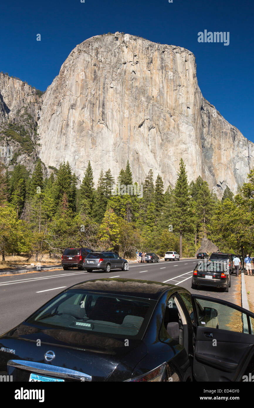 El Capitan probably the most famous climbing wall in Yosemite National ...