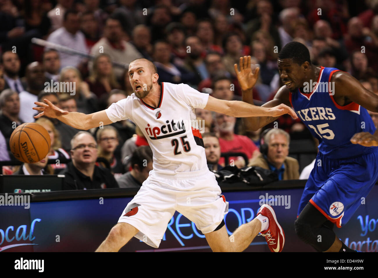 Portland, Oregon, USA. 26th Dec, 2014. STEVE BLAKE (25) loses control ...