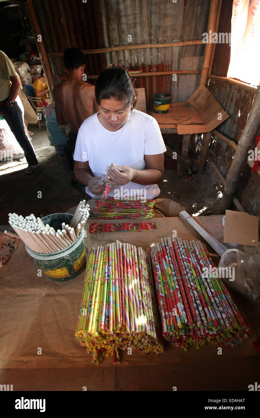 Fireworks factory workers hi-res stock photography and images - Alamy