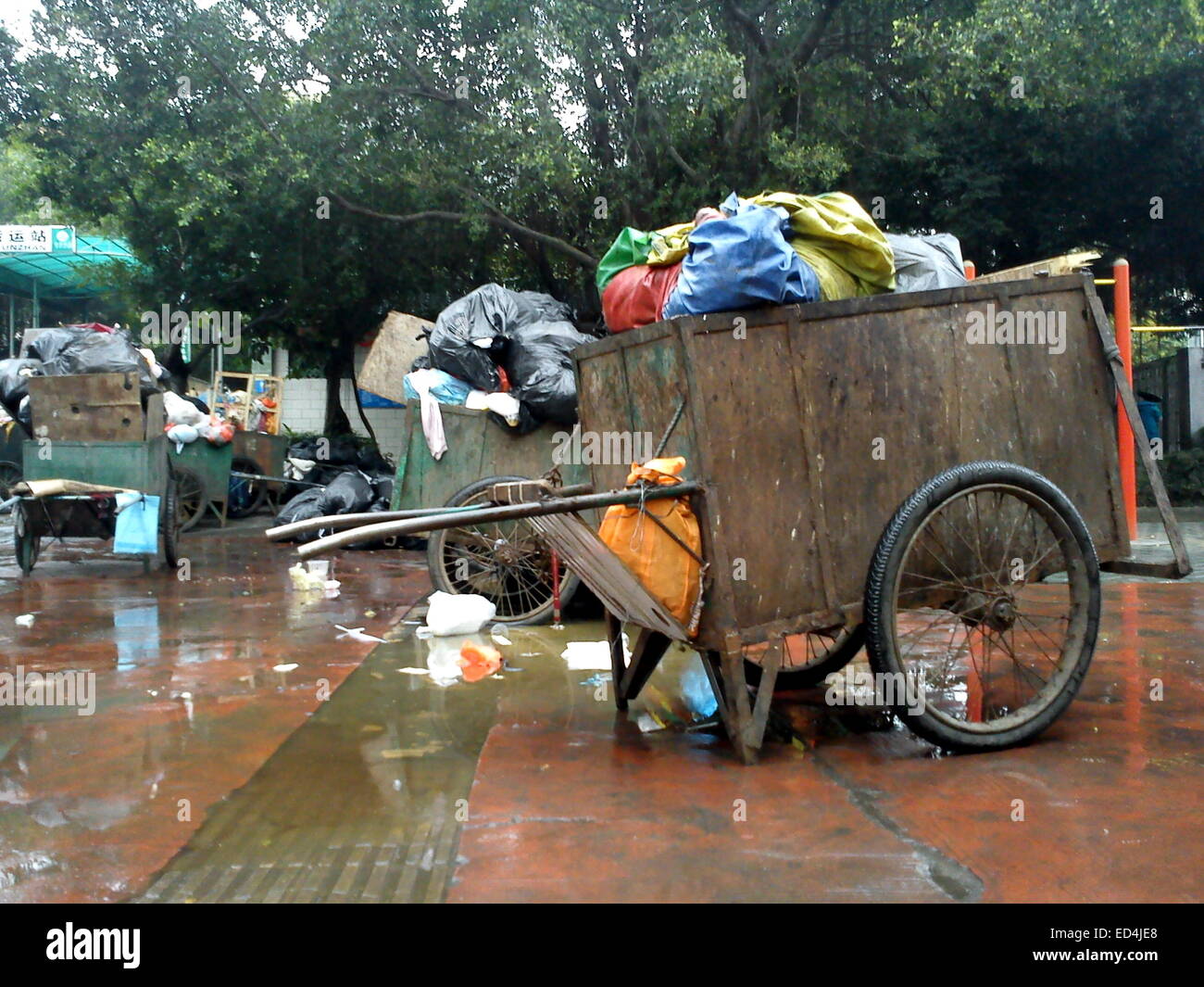 Refuse transfer stations Stock Photo - Alamy