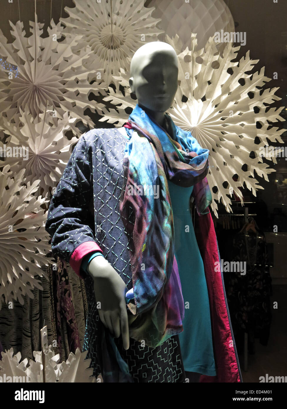 Showroom dummy, in a clothing retailer display Stock Photo - Alamy