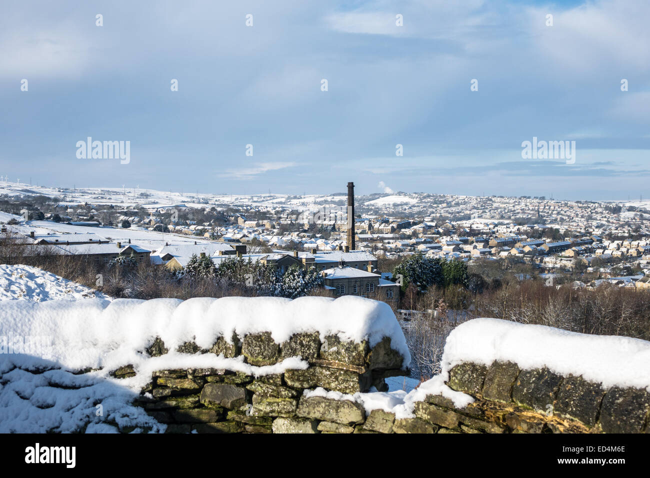 Bradford, Yorkshire, UK. 27th Dec, 2014. The district awoke to a cold ...