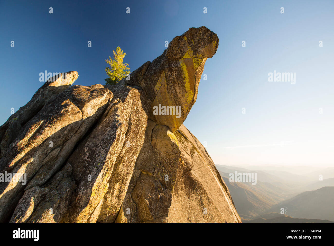 Moro Rock a granite outcrop viewpoint in the Sequoia National Park ...