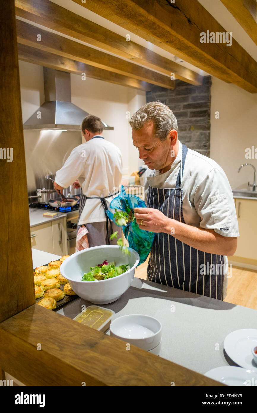 Chefs uk hi-res stock photography and images - Alamy