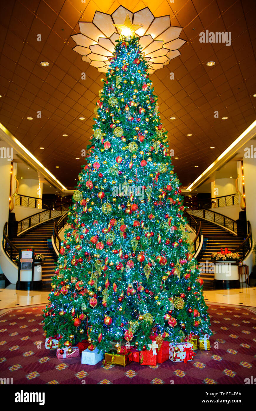 Elegant christmas tree Stock Photo - Alamy