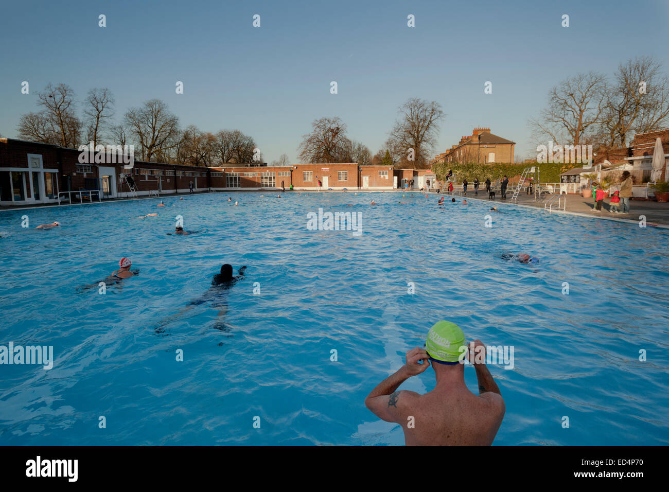 Brockwell lido hi-res stock photography and images - Alamy