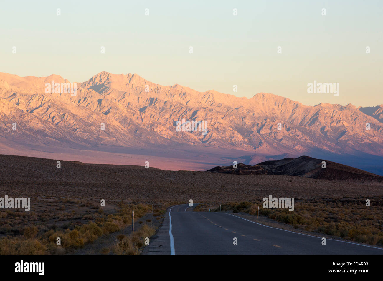 Dawn light on the eastern slopes of the Great Western Divide mountains ...