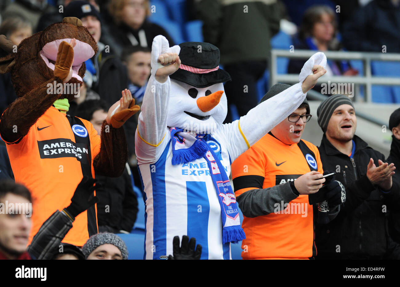 Snowman football hi-res stock photography and images - Alamy