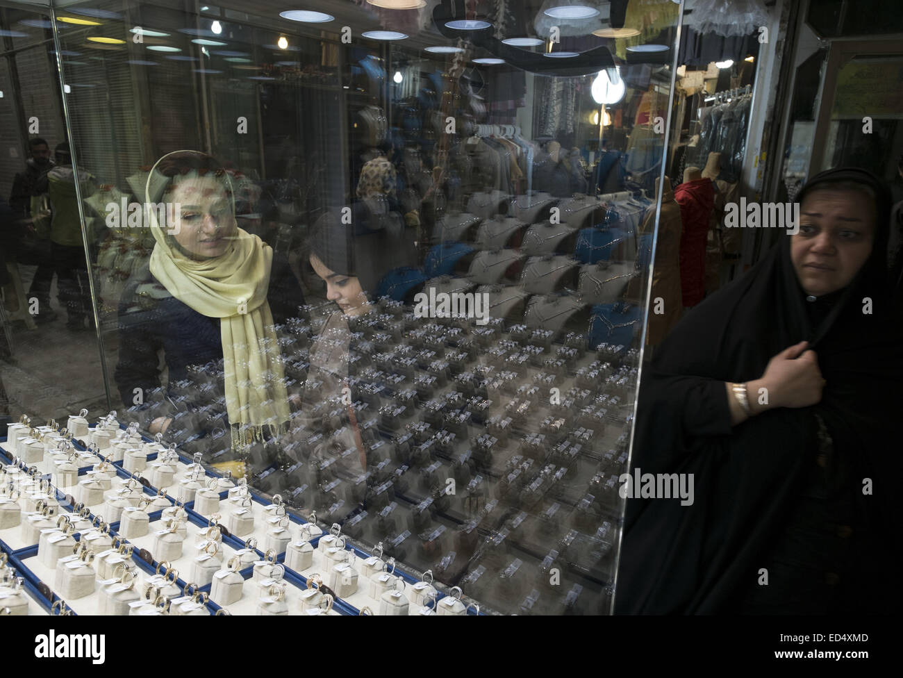Window shopping iran hi-res stock photography and images - Alamy