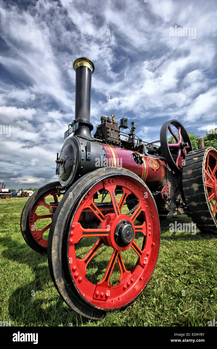 Vintage steam traction engine scale hi-res stock photography and images ...