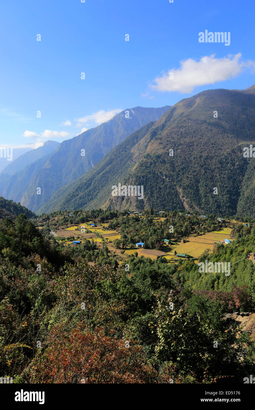 View over Yak Kharka village on the Everest base camp trek, Sagarmatha ...