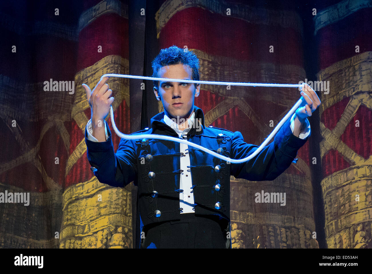 Master of illusion hi-res stock photography and images - Alamy