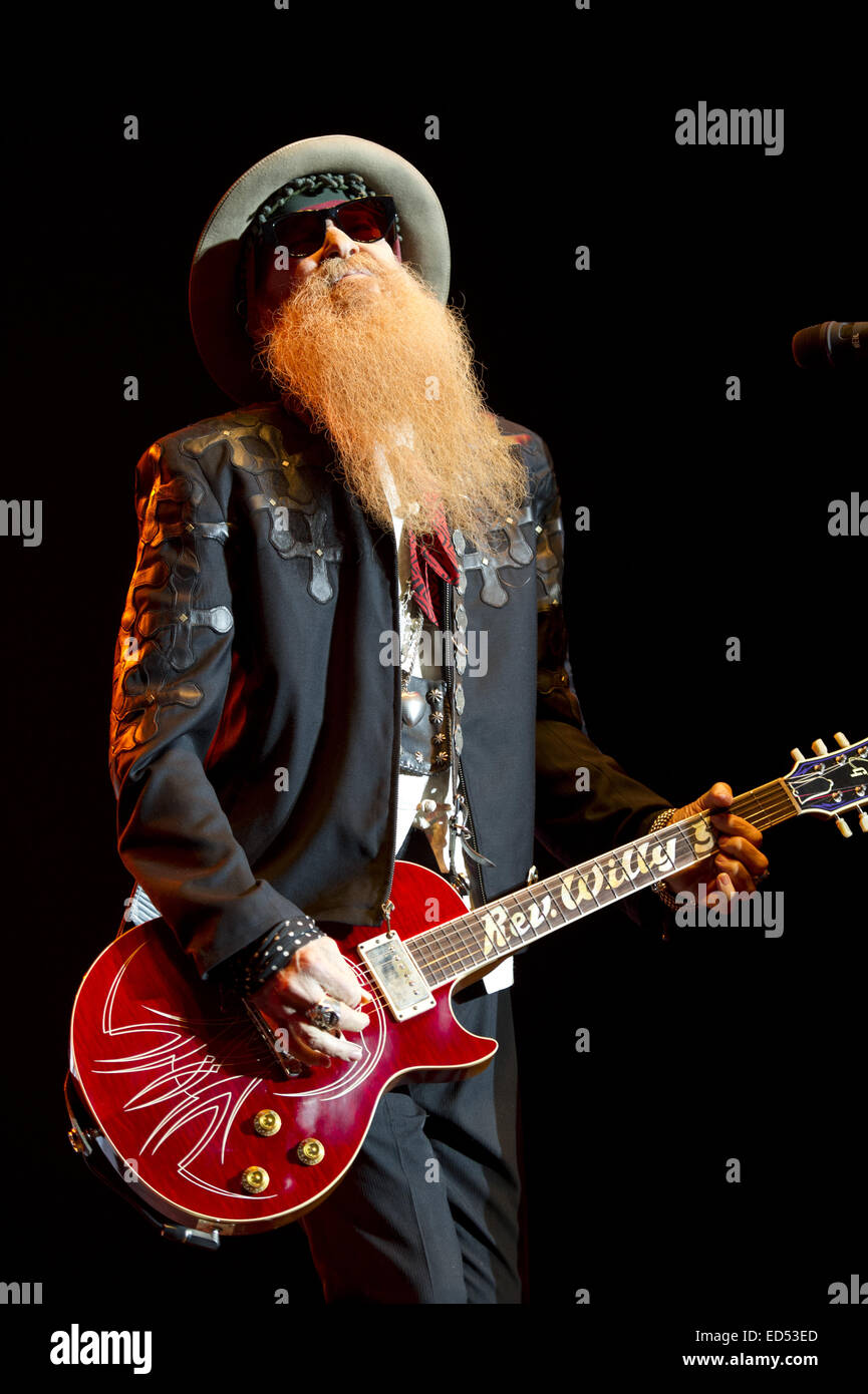 Zz Top Performing Live On Stage At The Heineken Music Hall Where