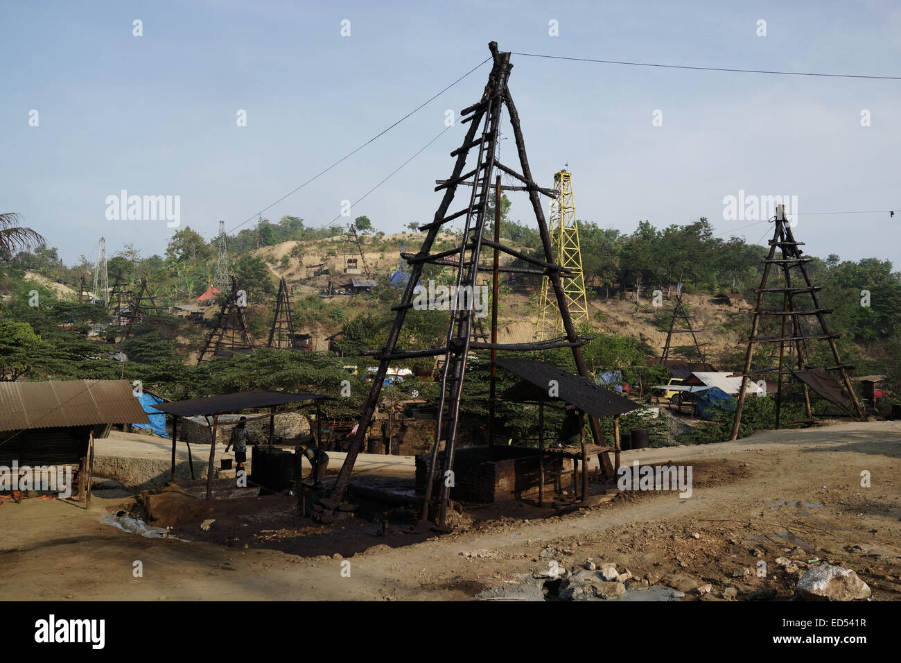 Oil mining hi-res stock photography and images - Alamy