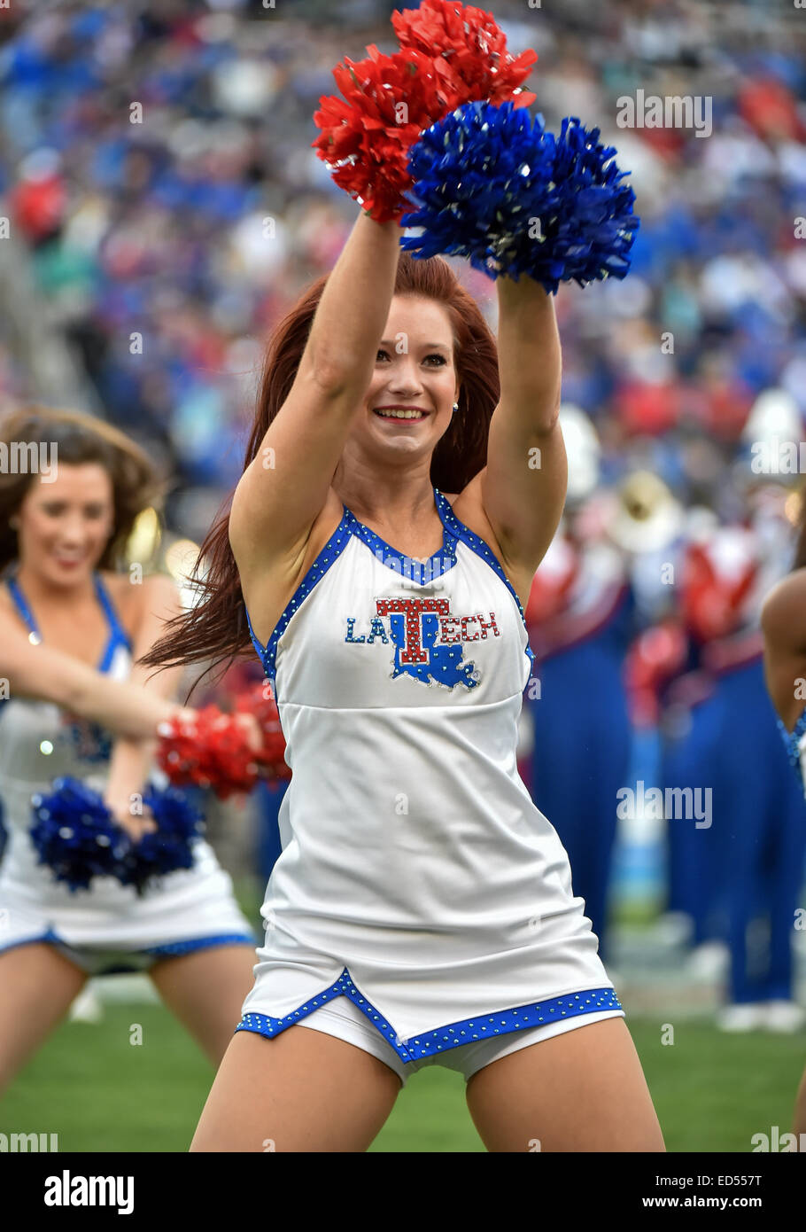 Louisiana Tech Cheerleaders perform during the Zaxby's Heart of Dallas ...