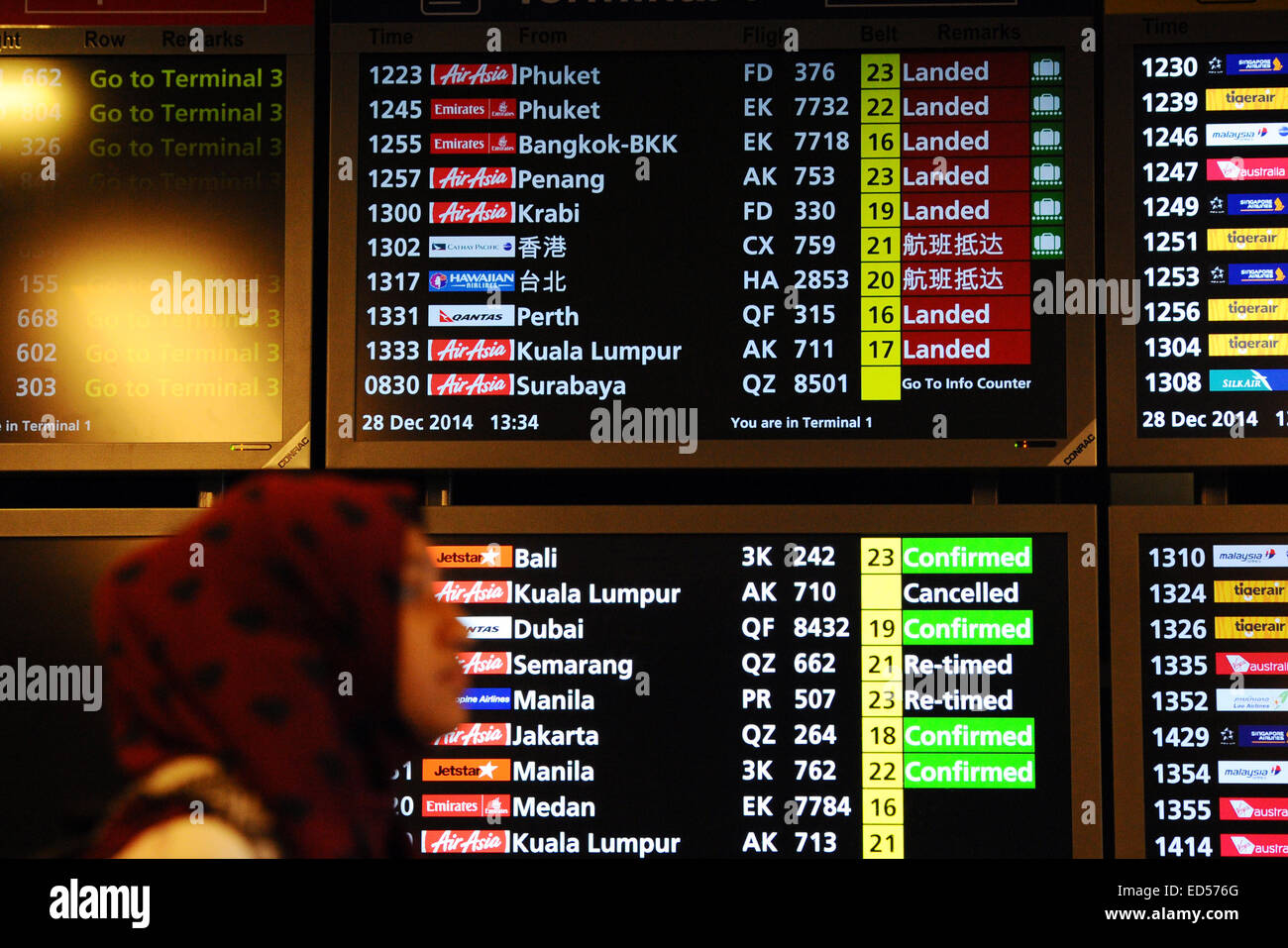 Arrival information board hi-res stock photography and images - Alamy