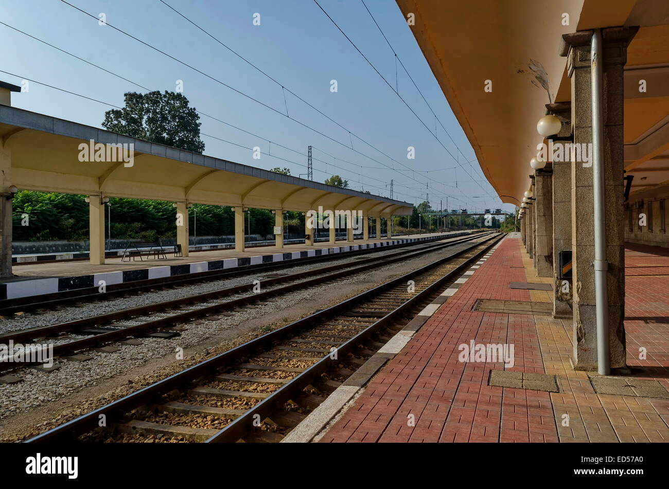 Railway platform of railway station Ruse, Bulgaria Stock Photo - Alamy