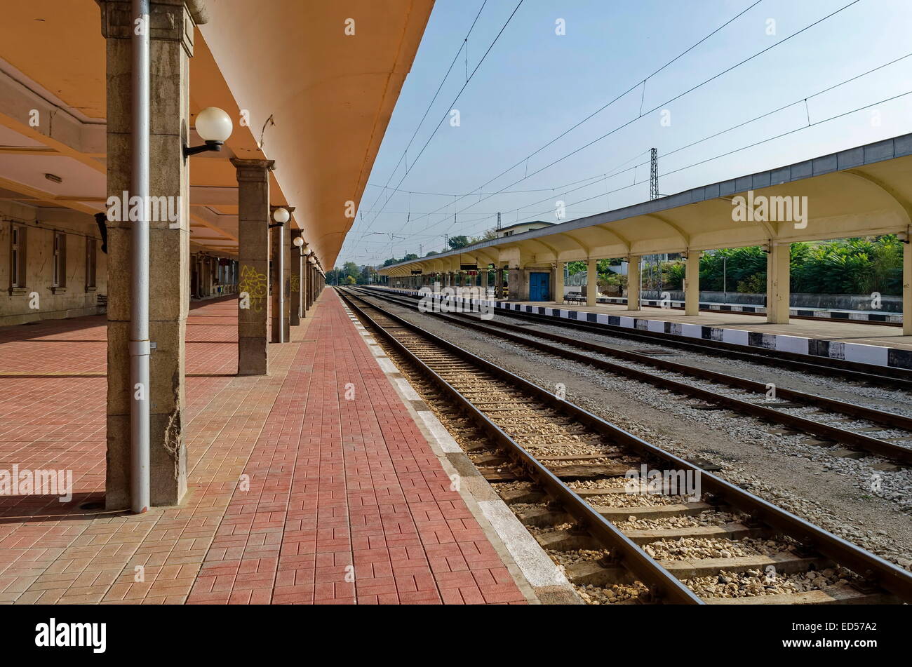 Railway platform of railway station Ruse, Bulgaria Stock Photo - Alamy