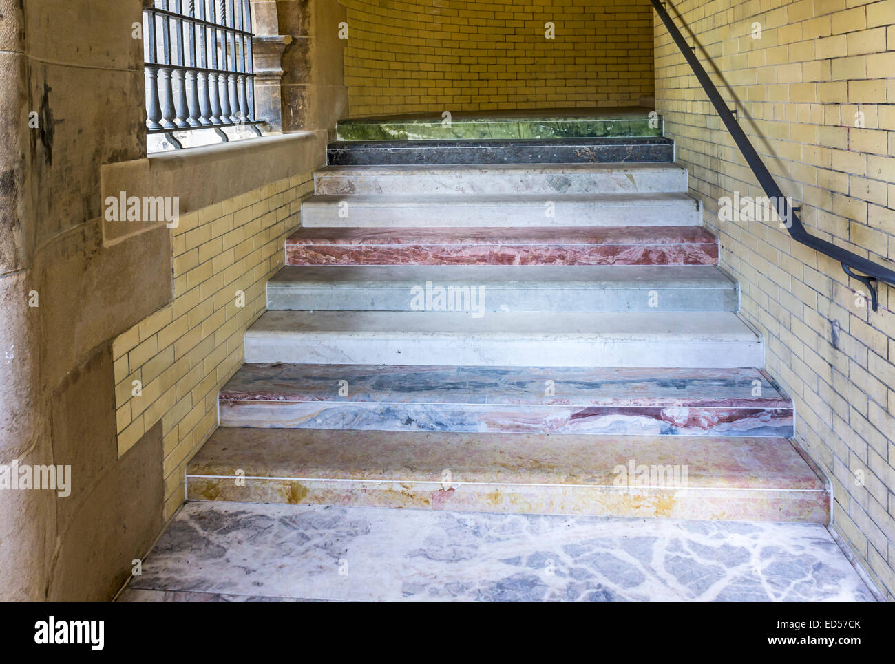 Scotsman steps edinburgh hi-res stock photography and images - Alamy