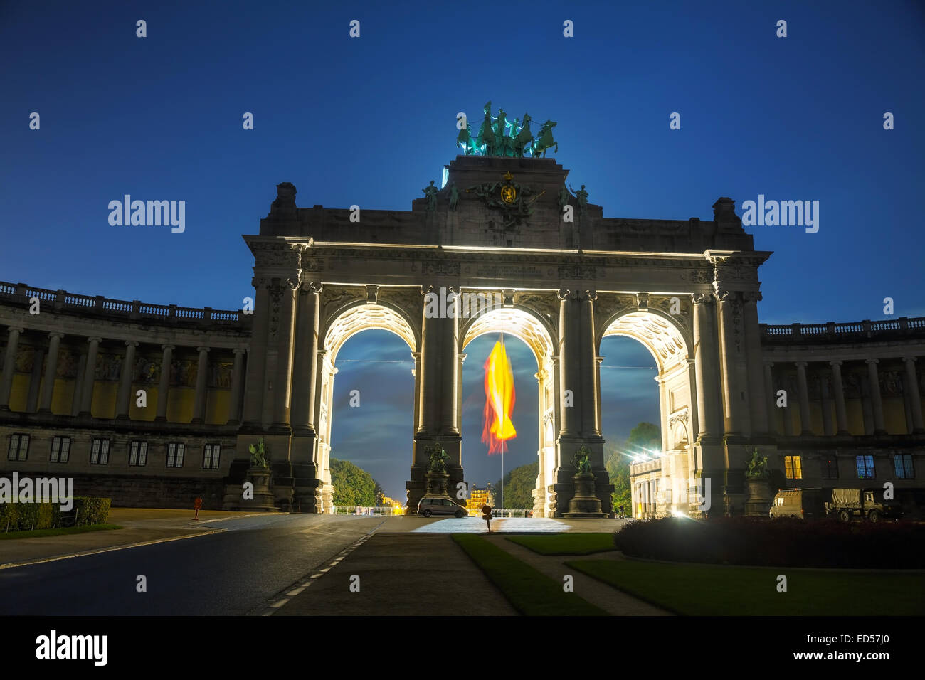 Triumphal Arch in Brussels at night time Stock Photo - Alamy