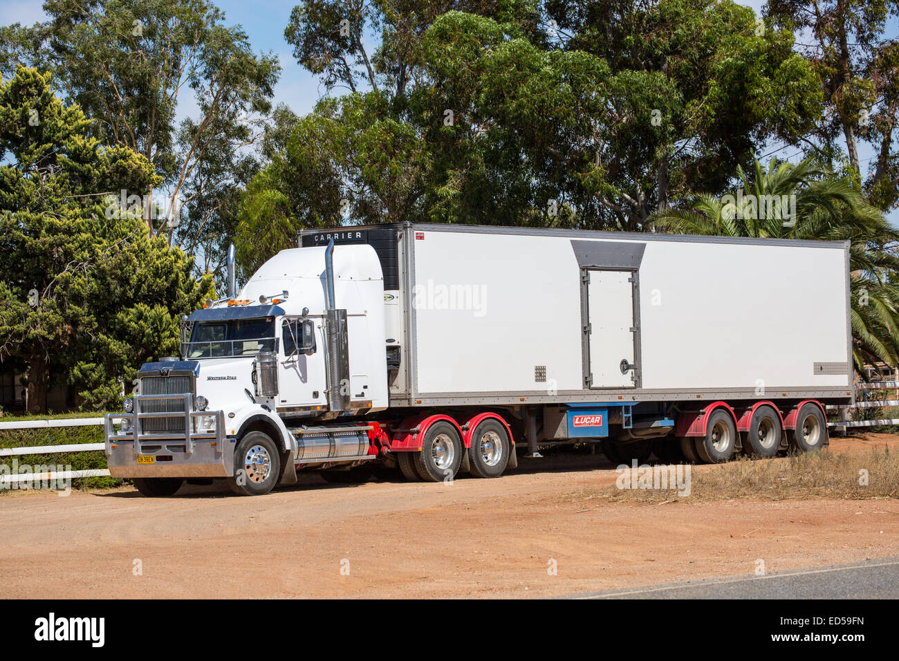 Outback dunny hi-res stock photography and images - Alamy