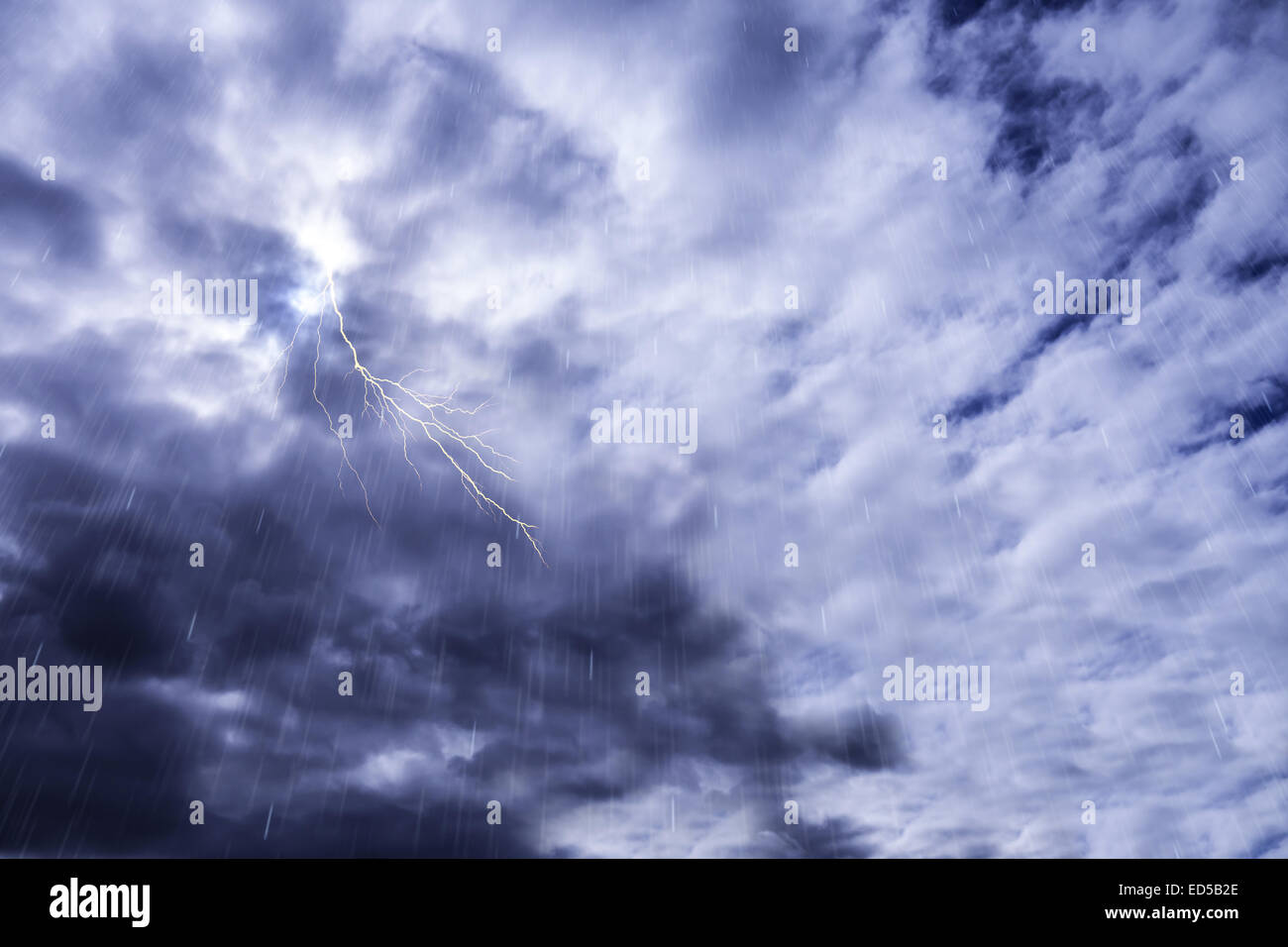 Thunder and lightning hi-res stock photography and images - Alamy